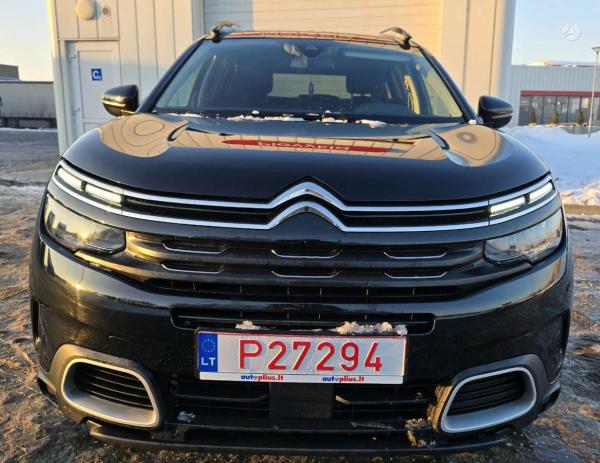 Black Citroen C5 Aircross 2019 in Kaunas, with an engine capacity of 1.20 L and mileage of 121 thousand km for 11750 €, photo 2 on AUTOMOTO.COM.LV