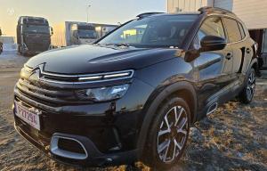 Black Citroen C5 Aircross 2019 in Kaunas, with an engine capacity of 1.20 L and mileage of 121 thousand km for 11750 €, photo 3 on AUTOMOTO.COM.LV
