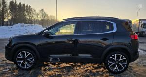 Black Citroen C5 Aircross 2019 in Kaunas, with an engine capacity of 1.20 L and mileage of 121 thousand km for 11750 €, photo 4 on AUTOMOTO.COM.LV