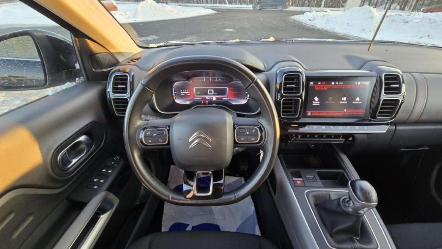 Black Citroen C5 Aircross 2019 in Kaunas, with an engine capacity of 1.20 L and mileage of 121 thousand km for 11750 €, photo 11 on AUTOMOTO.COM.LV