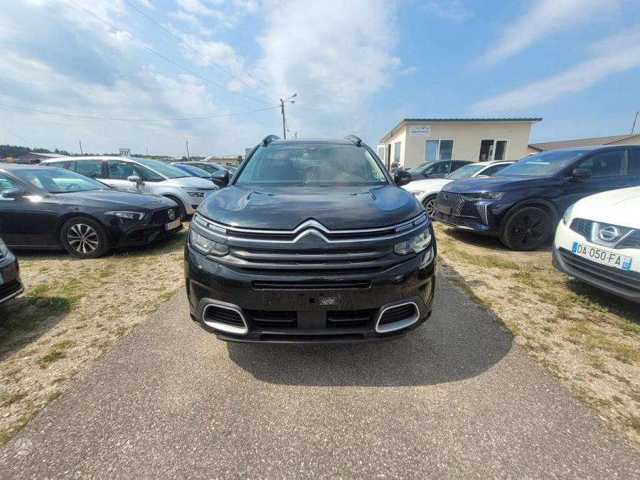 Melns Citroen C5 Aircross 2019 Viļņa, ar dzinēja tilpumu 1.50 L un nobraukumu 213 tūkst. km par 8650 €, foto 3 vietnē AUTOMOTO.COM.LV