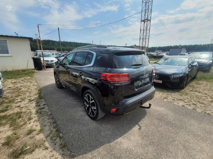 Melns Citroen C5 Aircross 2019 Viļņa, ar dzinēja tilpumu 1.50 L un nobraukumu 213 tūkst. km par 8650 €, foto 5 vietnē AUTOMOTO.COM.LV