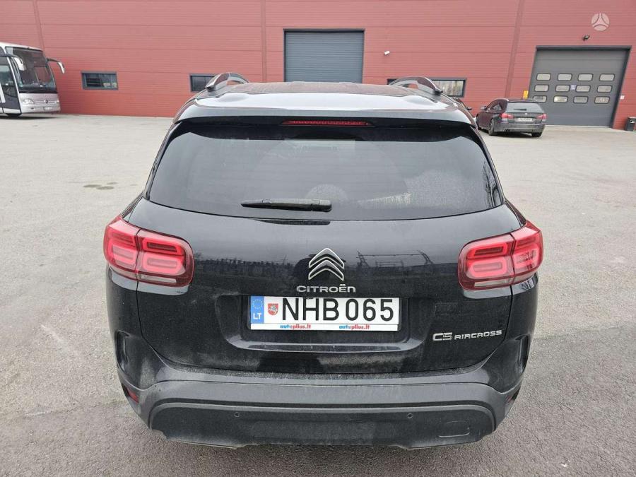 Black Citroen C5 Aircross 2020 in Kaunas, with an engine capacity of 1.50 L and mileage of 262 thousand km for 8000 €, photo 5 on AUTOMOTO.COM.LV