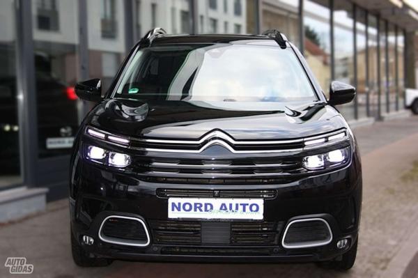 Black Citroen C5 Aircross 2020 in Kaunas, with an engine capacity of 2.00 L and mileage of 71 thousand km for 22369 €, photo 4 on AUTOMOTO.COM.LV
