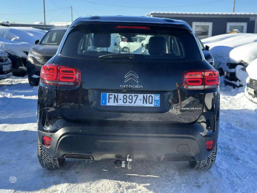 Black Citroen C5 Aircross 2020 in Vilnius, with an engine capacity of 1.20 L and mileage of 137 thousand km for 10405 €, photo 5 on AUTOMOTO.COM.LV