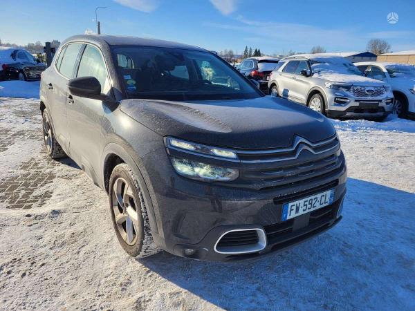 Melns Citroen C5 Aircross 2020 Tauragė, ar dzinēja tilpumu 1.50 L un nobraukumu 184 tūkst. km par 9900 €, foto 2 vietnē AUTOMOTO.COM.LV