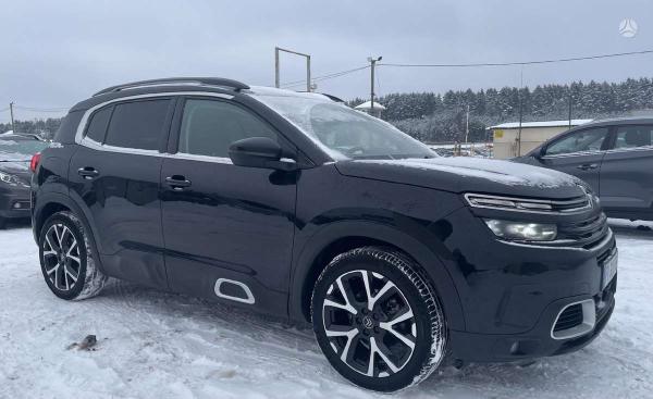 Melns Citroen C5 Aircross 2020 Viļņa, ar dzinēja tilpumu 1.50 L un nobraukumu 218 tūkst. km par 13900 €, foto 2 vietnē AUTOMOTO.COM.LV