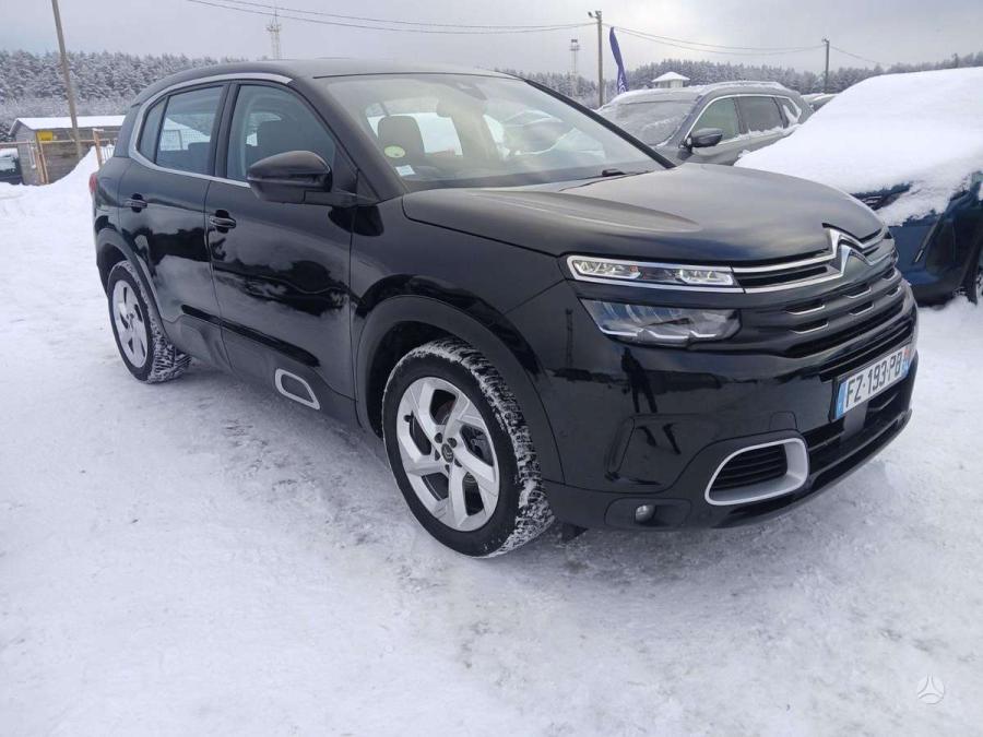 Black Citroen C5 Aircross 2021 in Vilnius, with an engine capacity of 1.50 L and mileage of 150 thousand km for 13552 €, photo 2 on AUTOMOTO.COM.LV