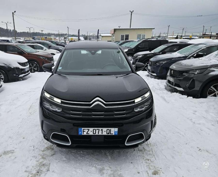 Black Citroen C5 Aircross 2021 in Vilnius, with an engine capacity of 0.00 L and mileage of 153 thousand km for 12947 €, photo 2 on AUTOMOTO.COM.LV