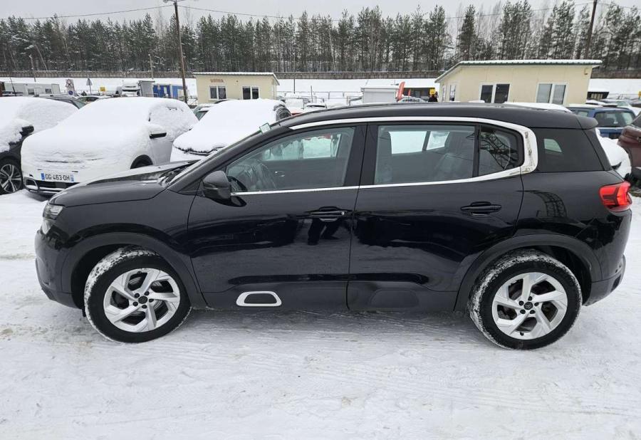 Black Citroen C5 Aircross 2021 in Vilnius, with an engine capacity of 0.00 L and mileage of 153 thousand km for 12947 €, photo 8 on AUTOMOTO.COM.LV