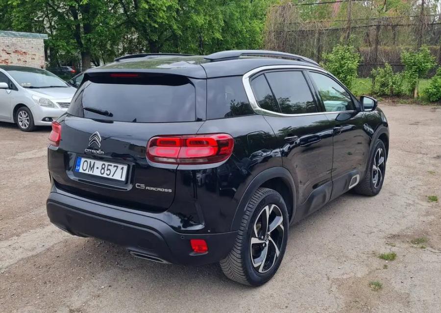 Black Citroen C5 Aircross 2021 in Jelgava, with an engine capacity of 1.20 L and mileage of 158 thousand km for 13490 €, photo 9 on AUTOMOTO.COM.LV