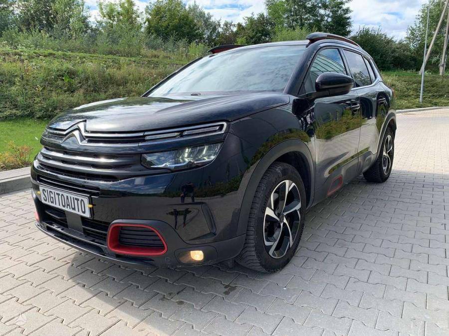 Черный Ситроен C5 Aircross 2021 в Вильнюс, объемом двигателя 1.50 л и пробегом 130 тыс. км за 12600 €, фото 1 на AUTOMOTO.COM.LV