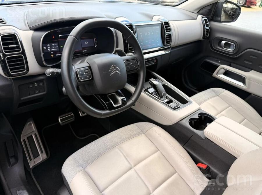 Black Citroen C5 Aircross 2021 in Riga, with an engine capacity of 1.50 L and mileage of 104 thousand km for 17990 €, photo 8 on AUTOMOTO.COM.LV