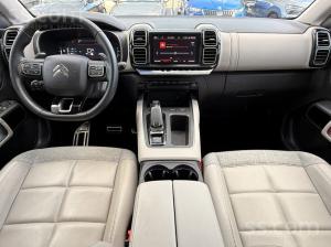 Black Citroen C5 Aircross 2021 in Riga, with an engine capacity of 1.50 L and mileage of 104 thousand km for 17990 €, photo 9 on AUTOMOTO.COM.LV