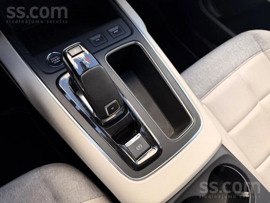 Black Citroen C5 Aircross 2021 in Riga, with an engine capacity of 1.50 L and mileage of 104 thousand km for 17990 €, photo 12 on AUTOMOTO.COM.LV