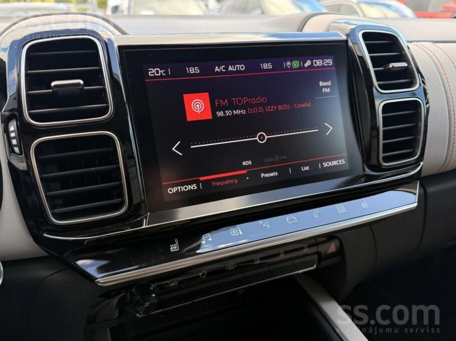 Black Citroen C5 Aircross 2021 in Riga, with an engine capacity of 1.50 L and mileage of 104 thousand km for 17990 €, photo 16 on AUTOMOTO.COM.LV