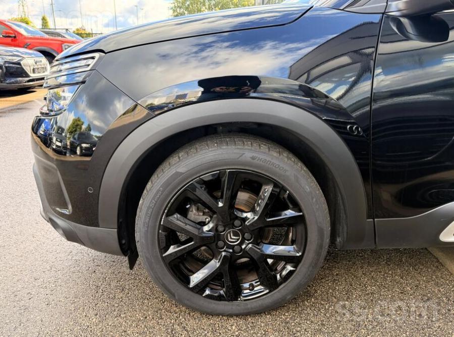 Black Citroen C5 Aircross 2021 in Riga, with an engine capacity of 1.50 L and mileage of 104 thousand km for 17990 €, photo 25 on AUTOMOTO.COM.LV