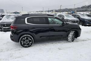 Black Citroen C5 Aircross 2022 in Vilnius, with an engine capacity of 1.20 L and mileage of 168 thousand km for 15972 €, photo 4 on AUTOMOTO.COM.LV