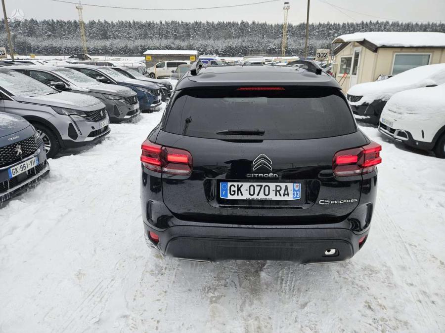 Black Citroen C5 Aircross 2022 in Vilnius, with an engine capacity of 1.20 L and mileage of 168 thousand km for 15972 €, photo 6 on AUTOMOTO.COM.LV
