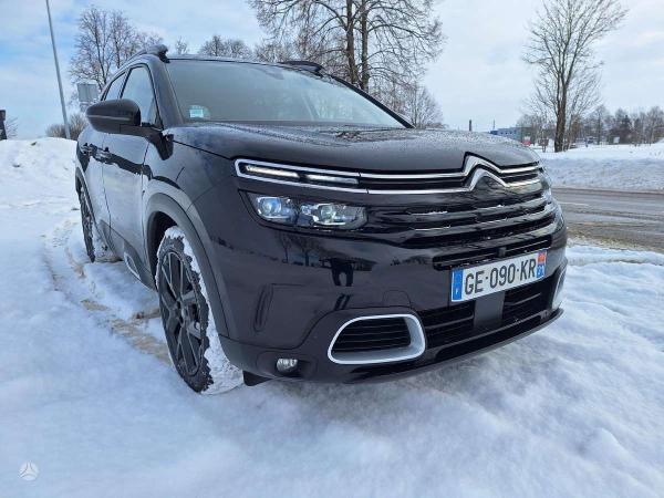 Melns Citroen C5 Aircross 2022 Tauragė, ar dzinēja tilpumu 1.50 L un nobraukumu 241 tūkst. km par 12200 €, foto 1 vietnē AUTOMOTO.COM.LV