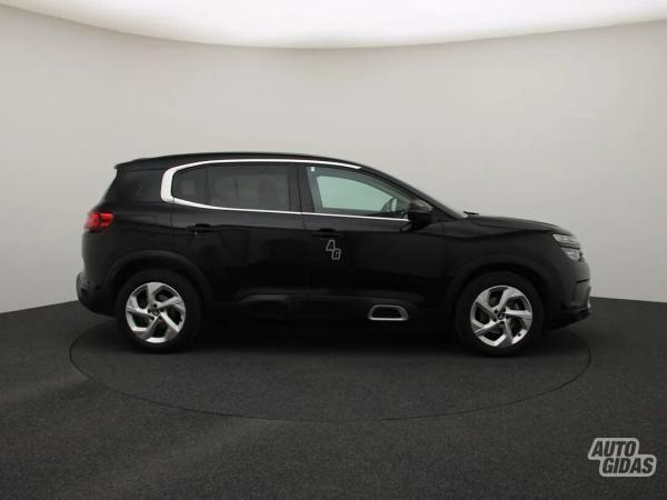 Black Citroen C5 Aircross 2022 in Vilnius, with an engine capacity of 1.20 L and mileage of 155 thousand km for 14299 €, photo 9 on AUTOMOTO.COM.LV