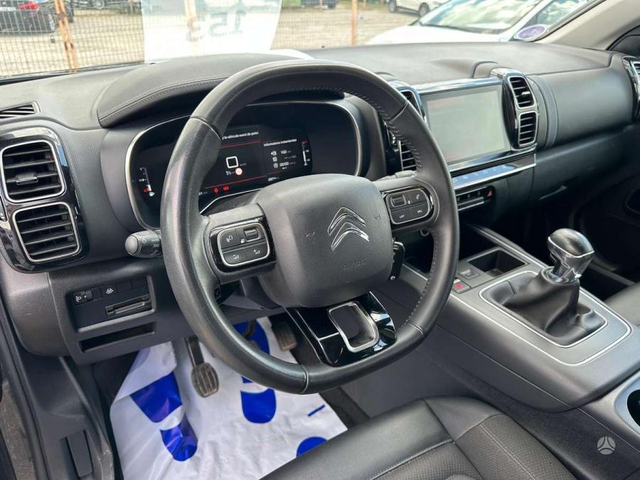 Melns Citroen C5 Aircross 2022 Viļņa, ar dzinēja tilpumu 1.20 L un nobraukumu 136 tūkst. km par 13500 €, foto 17 vietnē AUTOMOTO.COM.LV