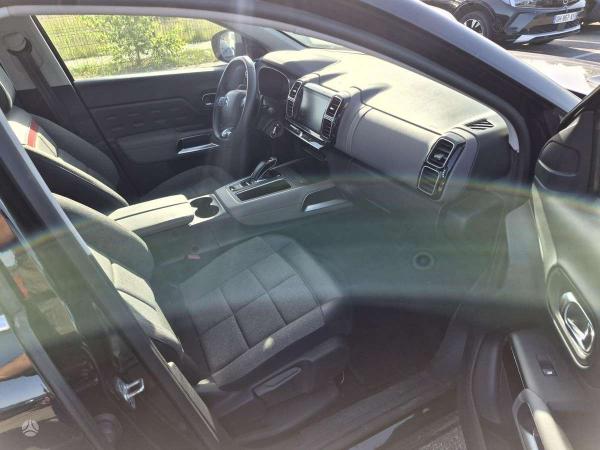 Melns Citroen C5 Aircross 2022 Viļņa, ar dzinēja tilpumu 1.50 L un nobraukumu 113 tūkst. km par 12900 €, foto 6 vietnē AUTOMOTO.COM.LV