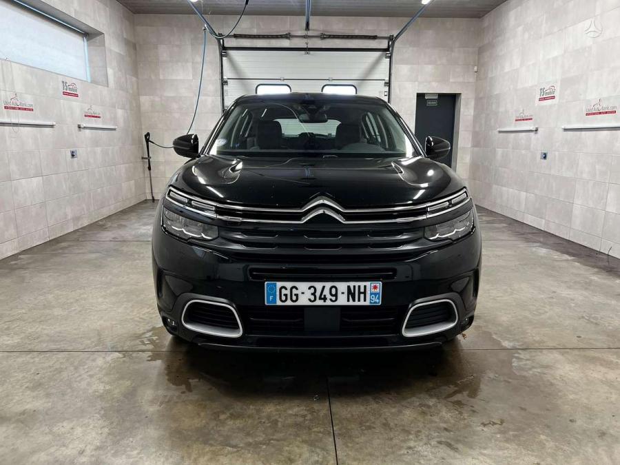 Black Citroen C5 Aircross 2022 in Marijampole, with an engine capacity of 1.20 L and mileage of 136 thousand km for 13068 €, photo 3 on AUTOMOTO.COM.LV