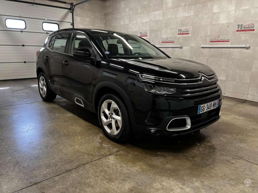 Black Citroen C5 Aircross 2022 in Marijampole, with an engine capacity of 1.20 L and mileage of 136 thousand km for 13068 €, photo 4 on AUTOMOTO.COM.LV