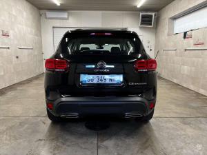 Black Citroen C5 Aircross 2022 in Marijampole, with an engine capacity of 1.20 L and mileage of 136 thousand km for 13068 €, photo 6 on AUTOMOTO.COM.LV