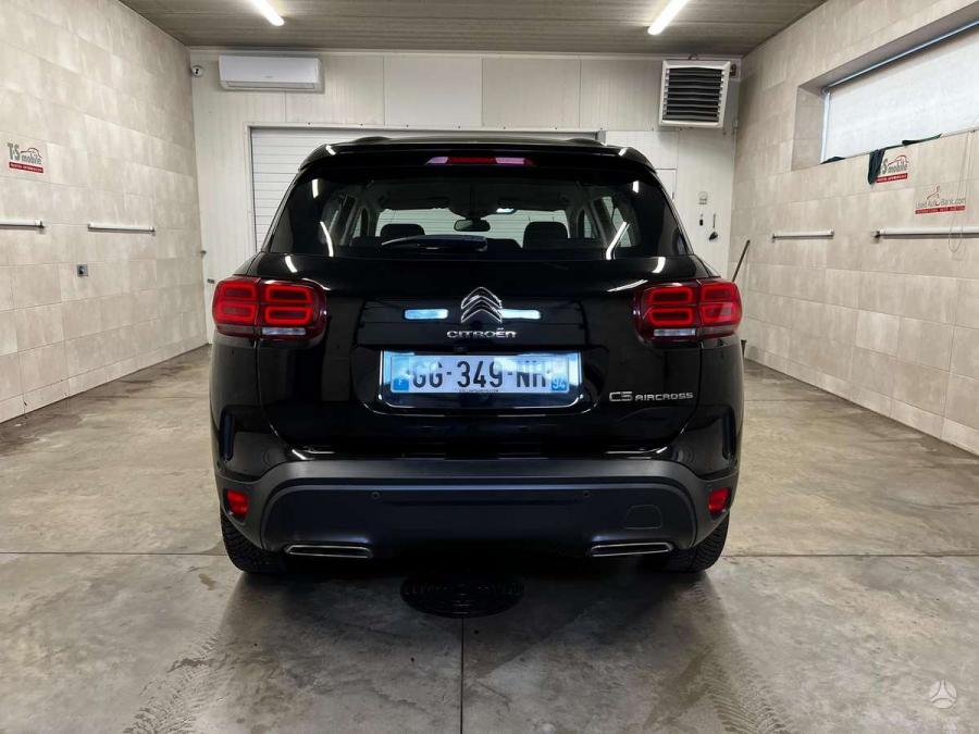 Black Citroen C5 Aircross 2022 in Marijampole, with an engine capacity of 1.20 L and mileage of 136 thousand km for 13068 €, photo 6 on AUTOMOTO.COM.LV