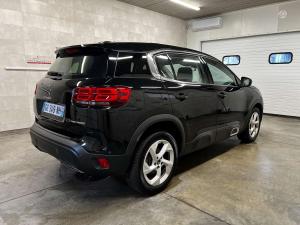 Black Citroen C5 Aircross 2022 in Marijampole, with an engine capacity of 1.20 L and mileage of 136 thousand km for 13068 €, photo 7 on AUTOMOTO.COM.LV