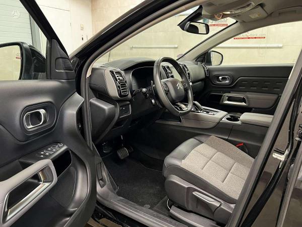 Melns Citroen C5 Aircross 2022 Marijampole, ar dzinēja tilpumu 1.20 L un nobraukumu 136 tūkst. km par 13068 €, foto 7 vietnē AUTOMOTO.COM.LV