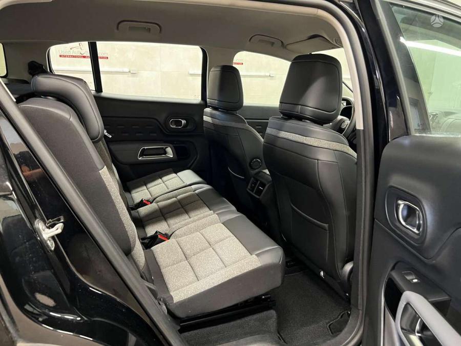 Black Citroen C5 Aircross 2022 in Marijampole, with an engine capacity of 1.20 L and mileage of 136 thousand km for 13068 €, photo 15 on AUTOMOTO.COM.LV