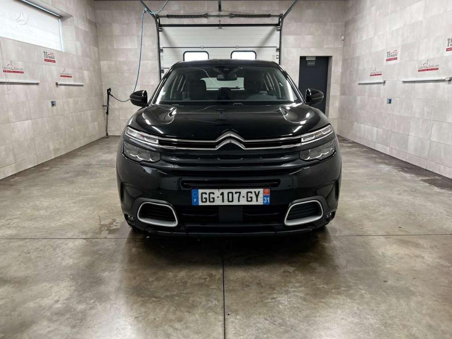 Black Citroen C5 Aircross 2022 in Marijampole, with an engine capacity of 1.20 L and mileage of 148 thousand km for 12342 €, photo 3 on AUTOMOTO.COM.LV