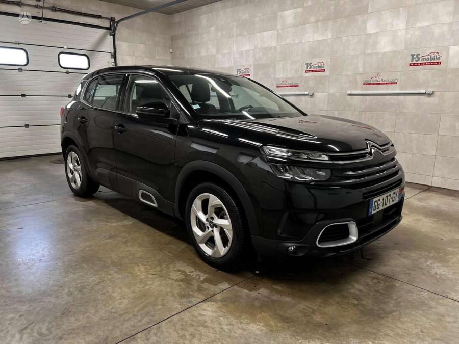 Black Citroen C5 Aircross 2022 in Marijampole, with an engine capacity of 1.20 L and mileage of 148 thousand km for 12342 €, photo 4 on AUTOMOTO.COM.LV