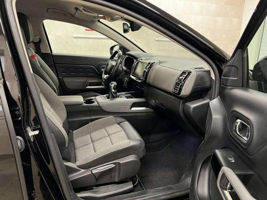 Black Citroen C5 Aircross 2022 in Marijampole, with an engine capacity of 1.20 L and mileage of 148 thousand km for 12342 €, photo 12 on AUTOMOTO.COM.LV