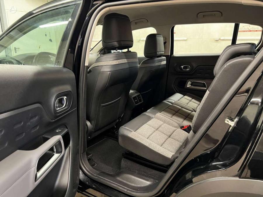 Black Citroen C5 Aircross 2022 in Marijampole, with an engine capacity of 1.20 L and mileage of 148 thousand km for 12342 €, photo 16 on AUTOMOTO.COM.LV