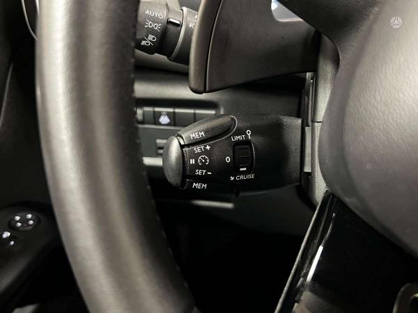 Black Citroen C5 Aircross 2022 in Marijampole, with an engine capacity of 1.50 L and mileage of 154 thousand km for 13189 €, photo 8 on AUTOMOTO.COM.LV