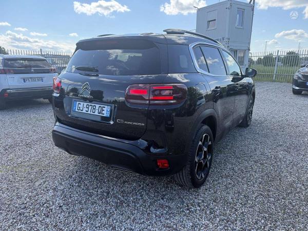 Black Citroen C5 Aircross 2022 in Marijampole, with an engine capacity of 1.60 L and mileage of 141 thousand km for 16895 €, photo 8 on AUTOMOTO.COM.LV