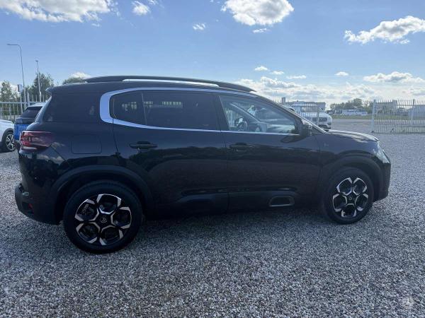 Black Citroen C5 Aircross 2022 in Marijampole, with an engine capacity of 1.60 L and mileage of 141 thousand km for 16895 €, photo 10 on AUTOMOTO.COM.LV