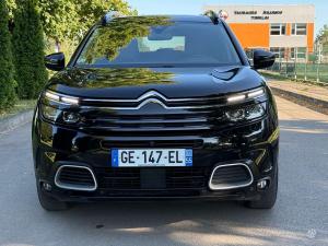 Black Citroen C5 Aircross 2022 in Taurage, with an engine capacity of 1.50 L and mileage of 214 thousand km for 12500 €, photo 5 on AUTOMOTO.COM.LV