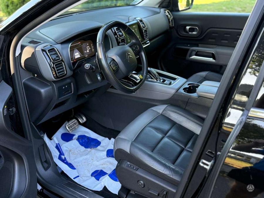 Black Citroen C5 Aircross 2022 in Taurage, with an engine capacity of 1.50 L and mileage of 214 thousand km for 12500 €, photo 10 on AUTOMOTO.COM.LV