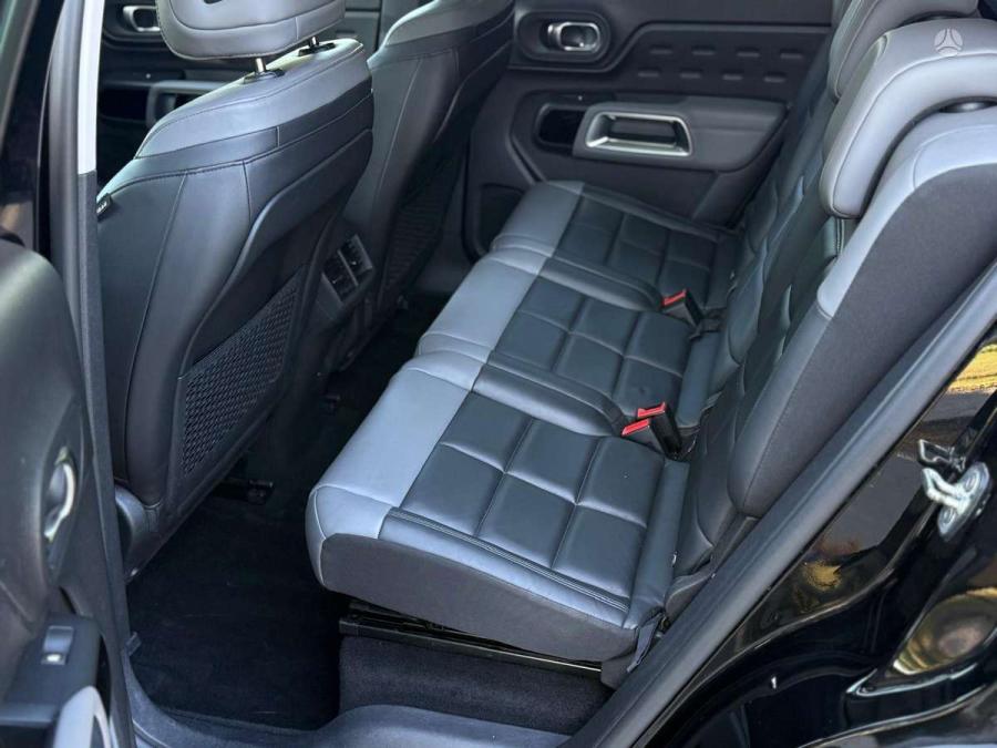 Black Citroen C5 Aircross 2022 in Taurage, with an engine capacity of 1.50 L and mileage of 214 thousand km for 12500 €, photo 11 on AUTOMOTO.COM.LV
