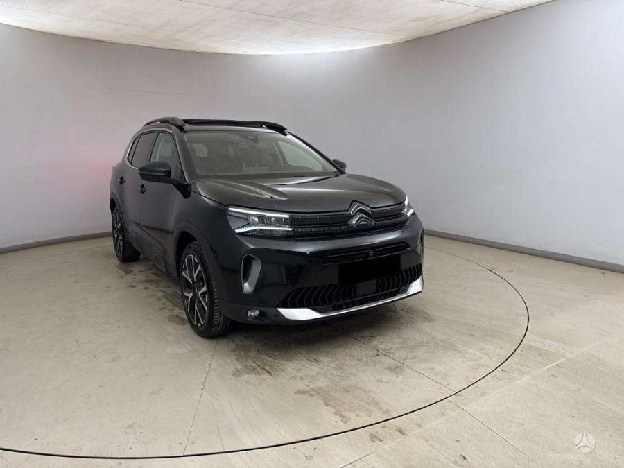 Black Citroen C5 Aircross 2022 in Vilnius, with an engine capacity of 1.20 L and mileage of 105 thousand km for 17730 €, photo 5 on AUTOMOTO.COM.LV
