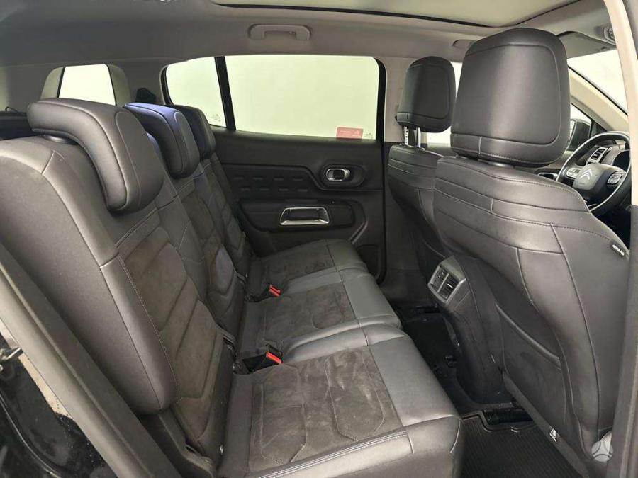 Black Citroen C5 Aircross 2022 in Vilnius, with an engine capacity of 1.20 L and mileage of 105 thousand km for 17730 €, photo 15 on AUTOMOTO.COM.LV
