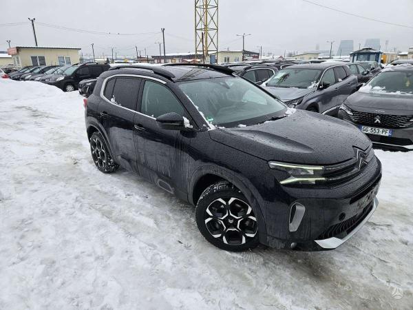 Черный Ситроен C5 Aircross 2023 в Вильнюс, объемом двигателя 1.20 л и пробегом 159 тыс. км за 14641 €, фото 1 на AUTOMOTO.COM.LV