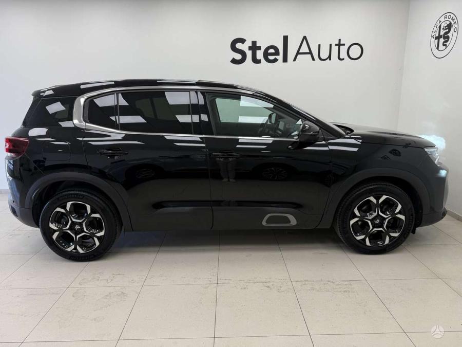 Melns Citroen C5 Aircross 2023 Viļņa, ar dzinēja tilpumu 1.50 L un nobraukumu 33 tūkst. km par 21990 €, foto 7 vietnē AUTOMOTO.COM.LV