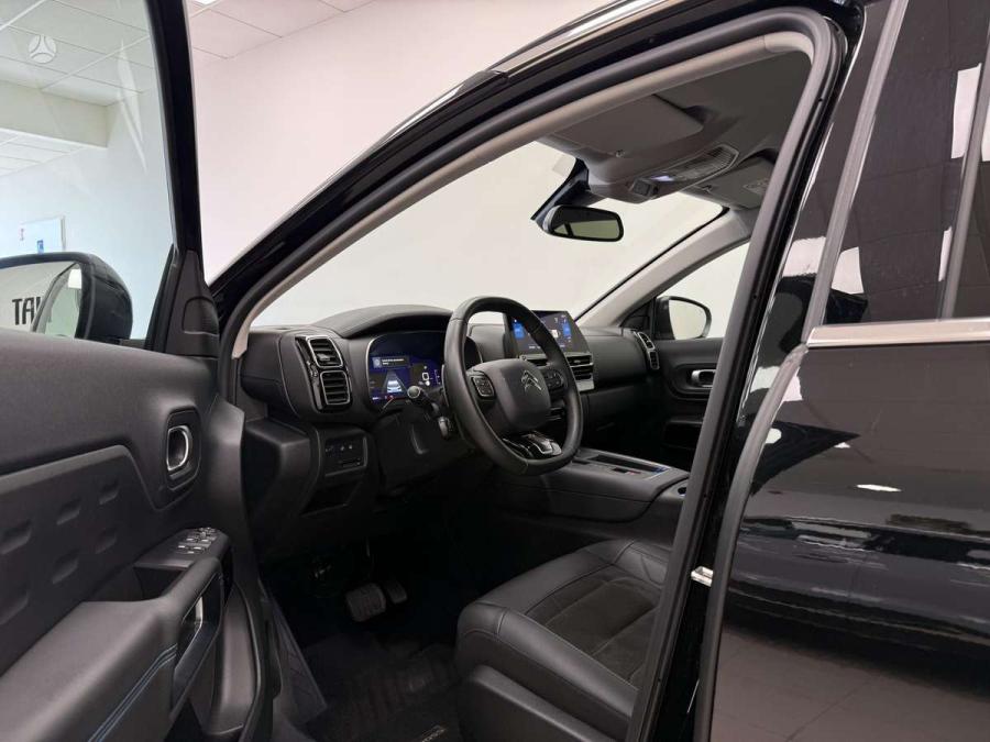 Melns Citroen C5 Aircross 2023 Viļņa, ar dzinēja tilpumu 1.50 L un nobraukumu 33 tūkst. km par 21990 €, foto 10 vietnē AUTOMOTO.COM.LV