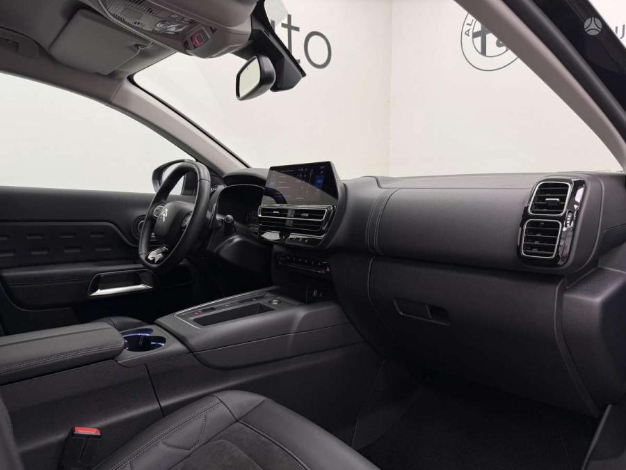 Melns Citroen C5 Aircross 2023 Viļņa, ar dzinēja tilpumu 1.50 L un nobraukumu 33 tūkst. km par 21990 €, foto 29 vietnē AUTOMOTO.COM.LV